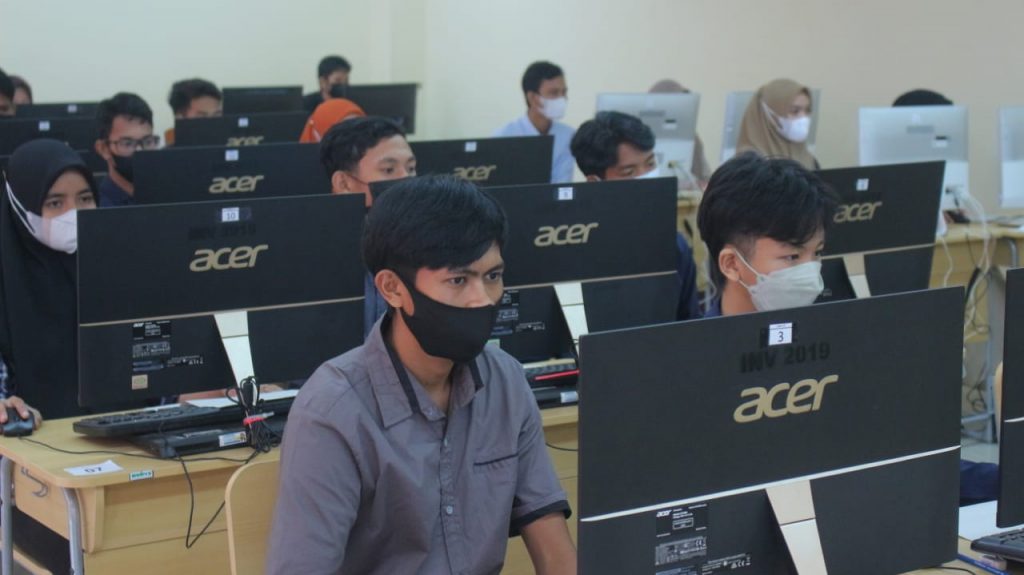 1052 Peserta Ikuti UTBK-SBMPTN di Kampus Poltesa - POLTESA