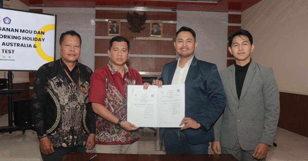 Penandatanganan MoU antara Poltesa dan LKP Berdayakan Anak Bangsa - POLTESA
